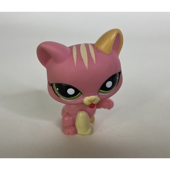 Hasbro | Toys | Littlest Pet Shop Lps 562 Pink Cream Cat Yellow Green ...